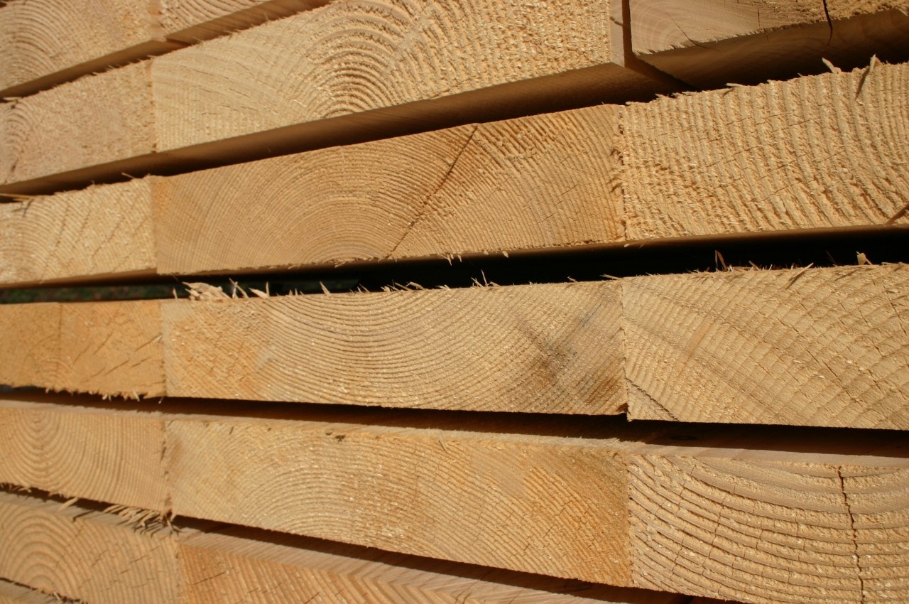 Softwood sawn timber imports at -2%