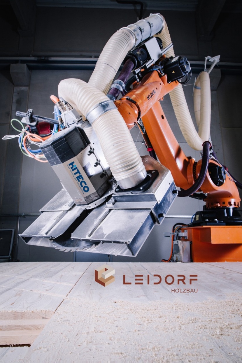 Robotics in timber construction: power, precision and high flexibility