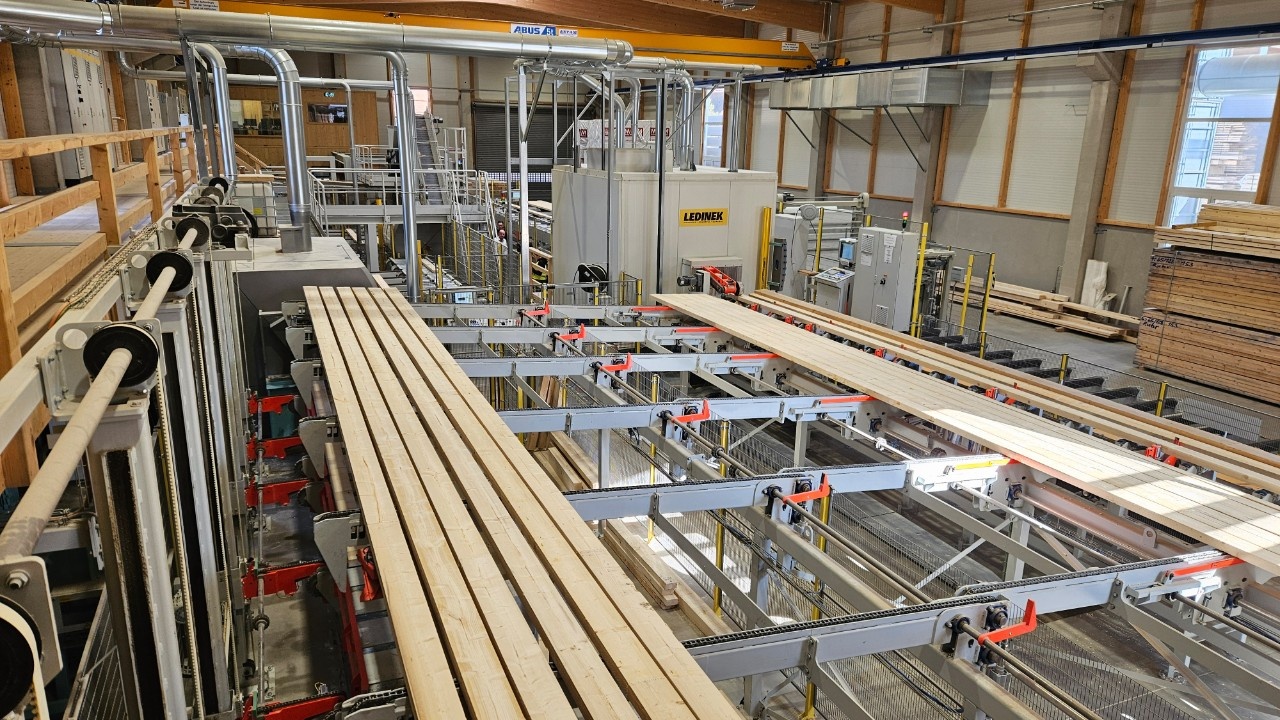Solid structural timber line from a single source